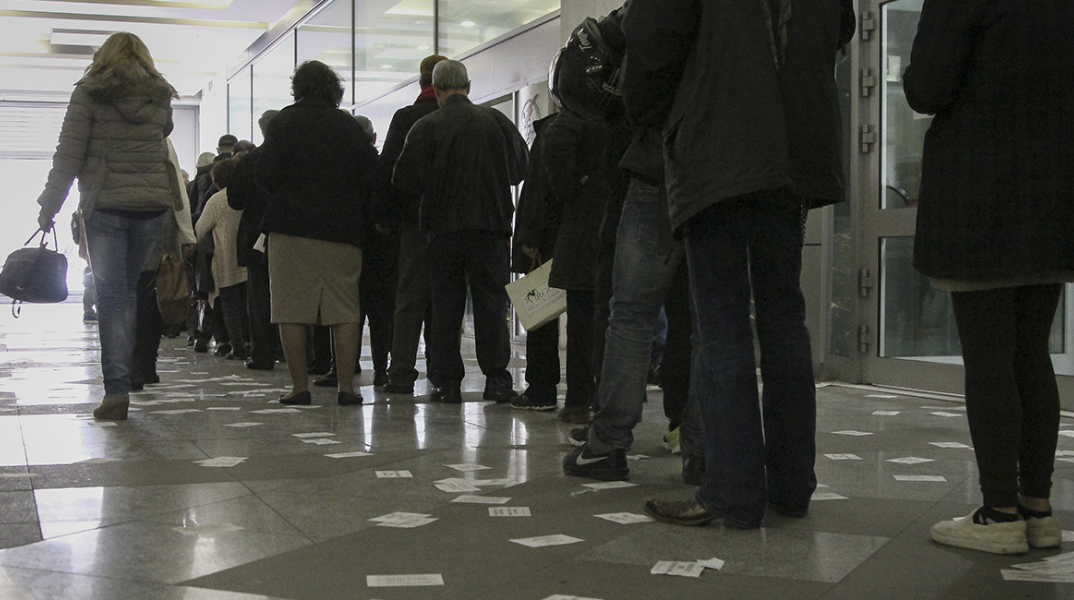 Εισβολή του Ρουβίκωνα στα κεντρικά γραφεία της ΔΕΗ | Athens Voice
