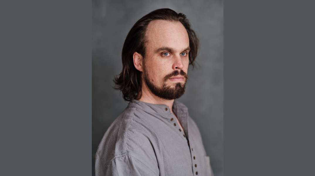 Microcosmos: Ο Αμερικανός πολυοργανίστας Peter Broderick στον Φάρο του ΚΠΙΣΝ | Athens Voice