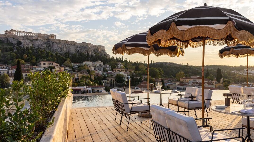 The Dolli Athens, καταπληκτική θέα κι ένα κοσμοπολίτικο εστιατόριο στο roof top | Athens Voice