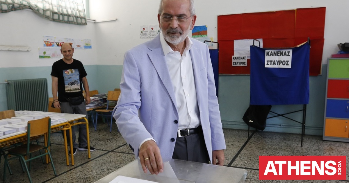 Εκλογές 2023: Ψήφισε ο υπηρεσιακός πρωθυπουργός Ιωάννης Σαρμάς | Athens ...
