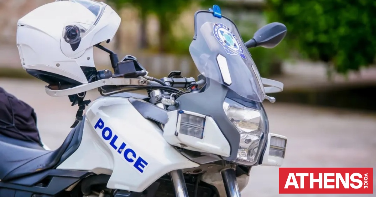 Κορυδαλλός: Γυναίκα απειλεί να πέσει από ταράτσα πολυκατοικίας | Athens ...