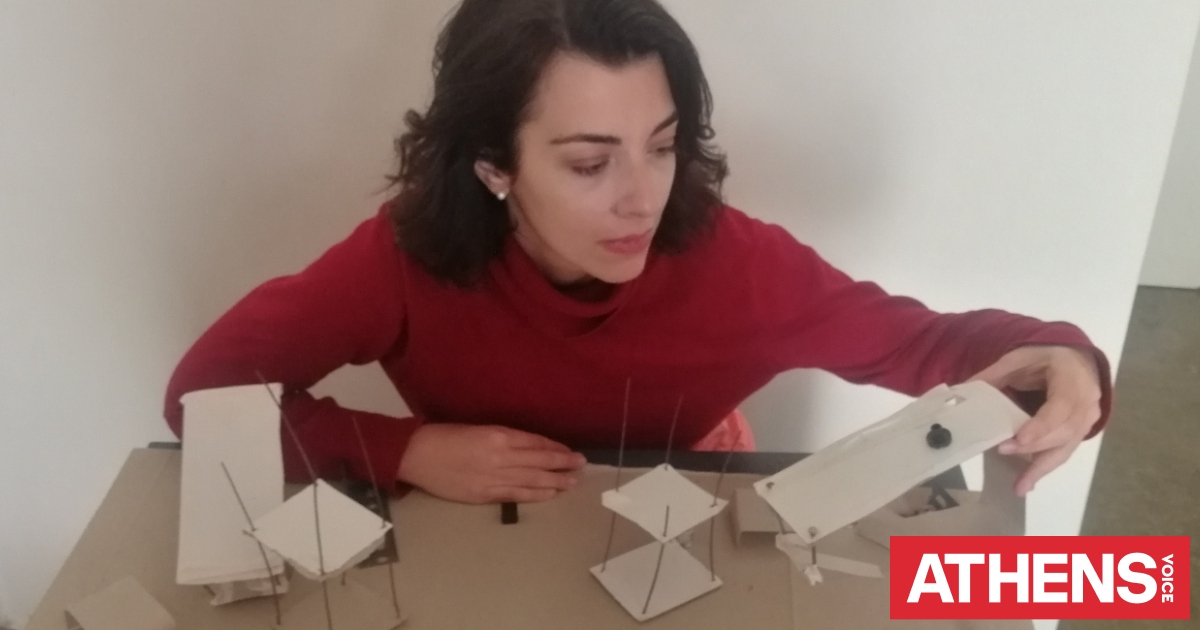 Η Λουκία Μιχαλοπούλου κάνει πρόβες με μακέτα στο σπίτι | Athens Voice