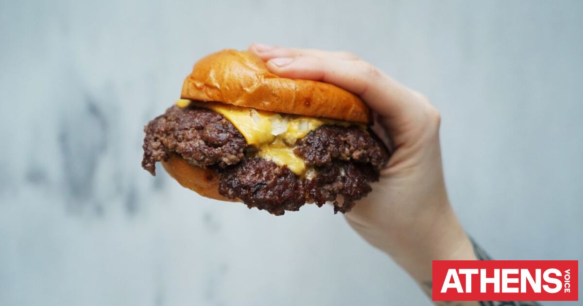 Birdman Smash: Ας μιλήσουμε για το επικό burger του Άρη Βεζενέ | Athens ...