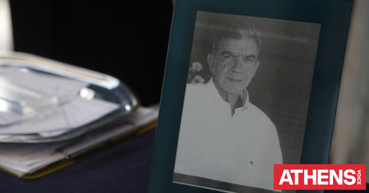Μένης Κουμανταρέας - Η φωνή που δεν ακούστηκε | Athens Voice