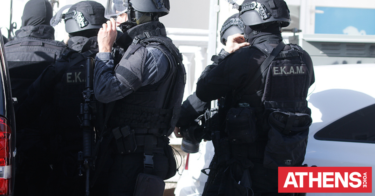 Αιγάλεω: Επέμβαση της ΕΚΑΜ για την απομάκρυνση 56χρονου από καμπαναριό ...