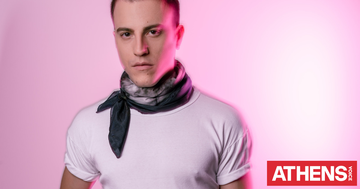 Ο Κωνσταντίνος Στιβακτής στο Γυάλινο Up Stage | Athens Voice
