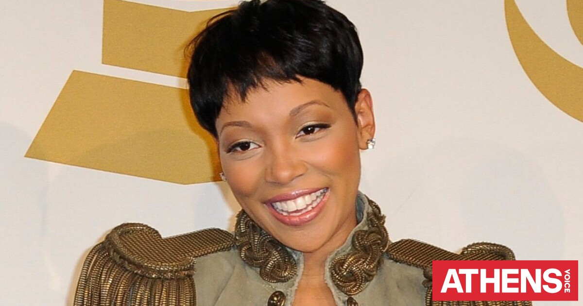 Monica: Κατέβηκε από τη σκηνή για να υπερασπιστεί θαυμάστρια | Athens Voice