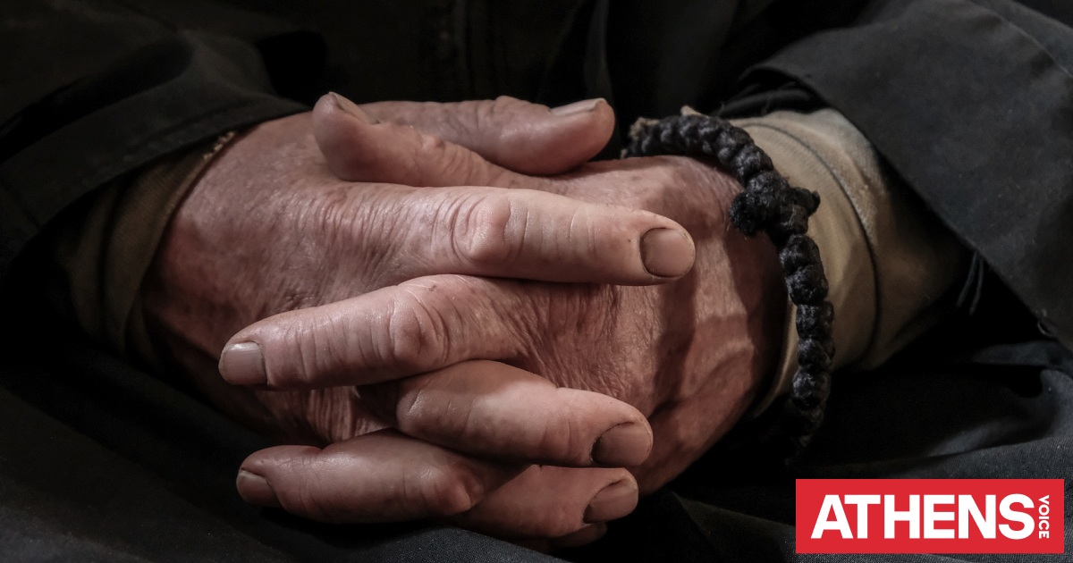 Άγιο Όρος: Μοναχός ξυλοκόπησε μοναχό στη μονή Χιλανδαρίου | Athens Voice