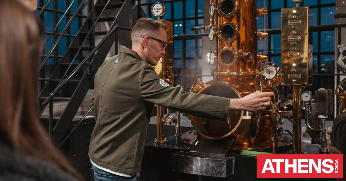 Monkey 47: Μια μέρα φτιάχνοντας gin στον μυστηριώδη Μέλανα Δρυμό ...