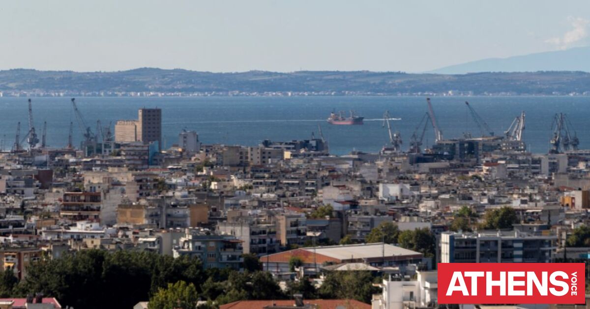 Κακοκαιρία Bora: Σύγκρουση φορτηγών πλοίων στο λιμάνι της Θεσσαλονίκης ...